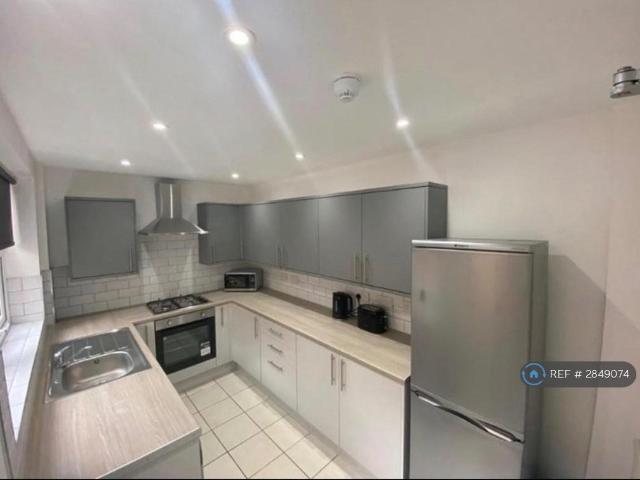 1 bedroom house share to rent