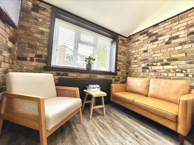 1 bedroom house share to rent