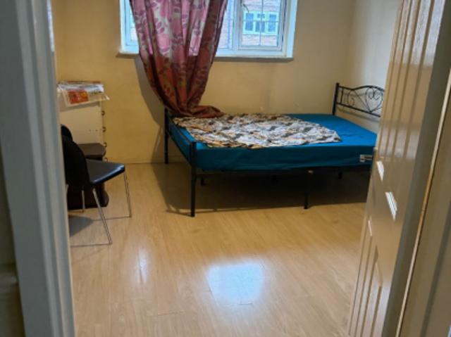 1 bedroom house share to rent