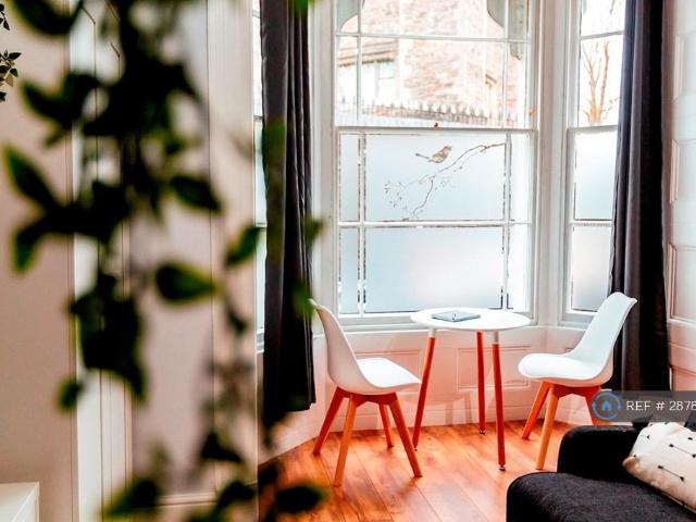 1 bedroom house share to rent