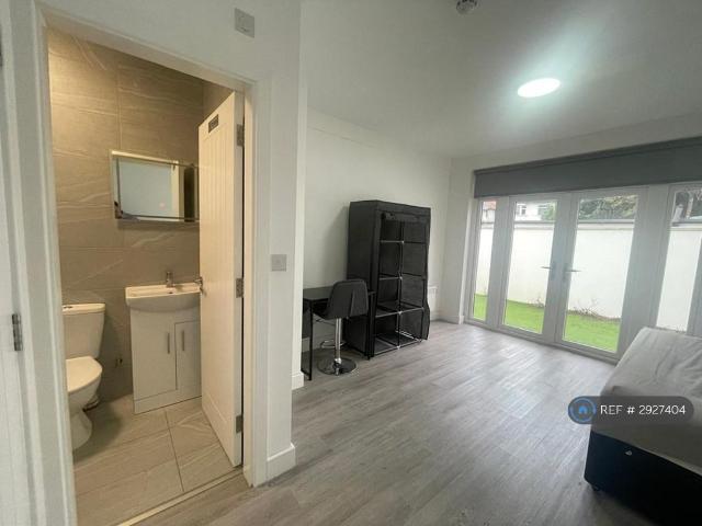 1 bedroom house share to rent