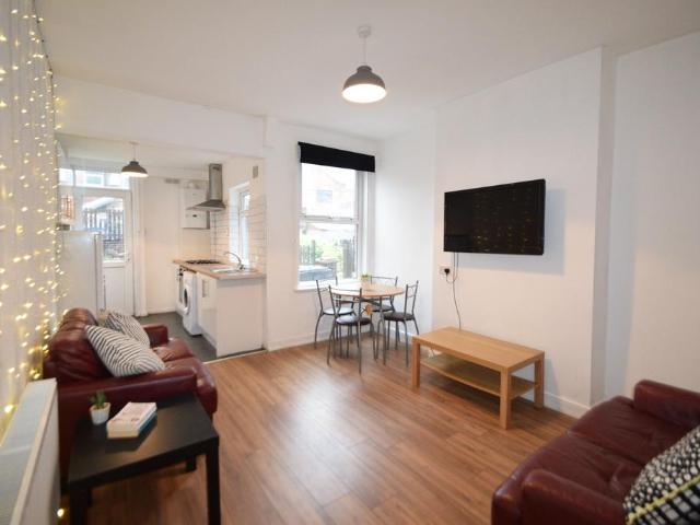 1 bedroom house share to rent