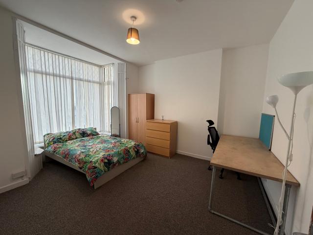 1 bedroom house share to rent