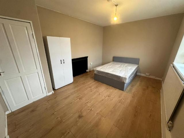 1 bedroom house share to rent