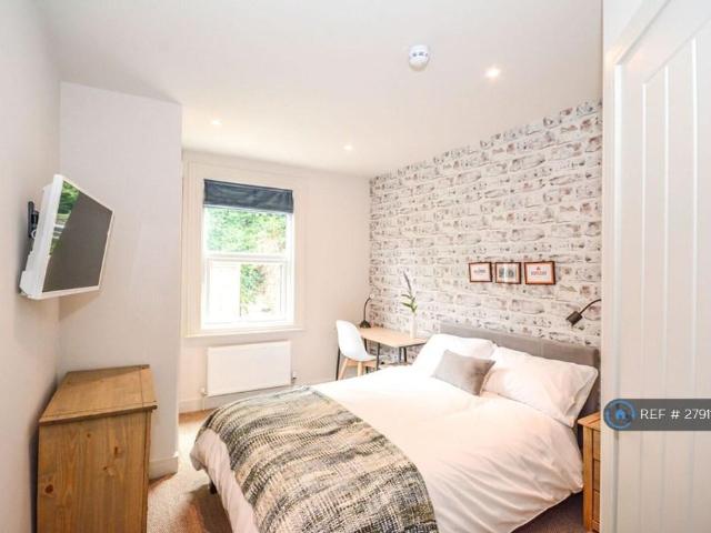 1 bedroom house share to rent