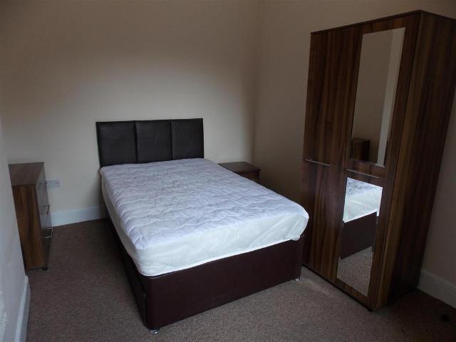 1 bedroom house share to rent