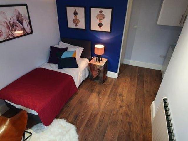 1 bedroom house share to rent
