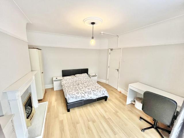 1 bedroom house share to rent