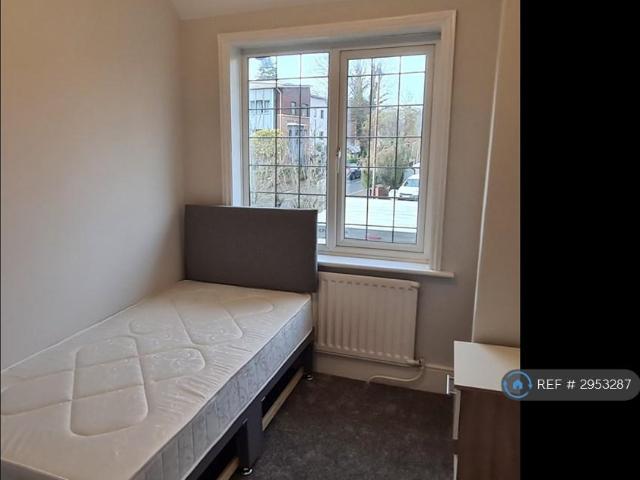1 bedroom house share to rent