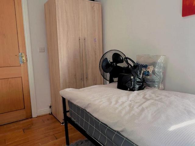 1 bedroom house share to rent