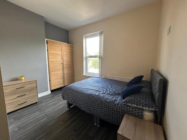 1 bedroom house share to rent
