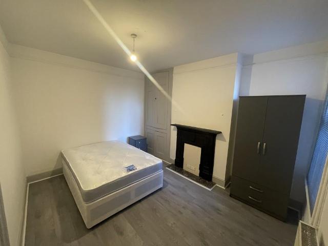 1 bedroom house share to rent