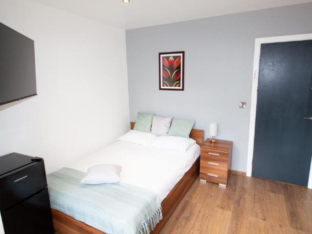 1 bedroom house share to rent