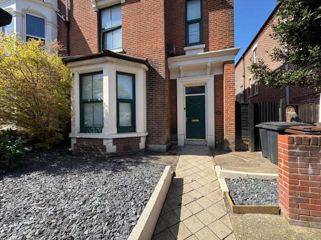 1 bedroom house share to rent