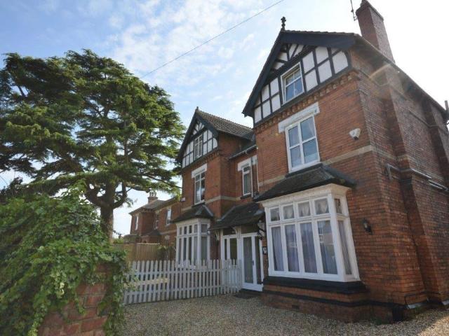 1 bedroom house share to rent