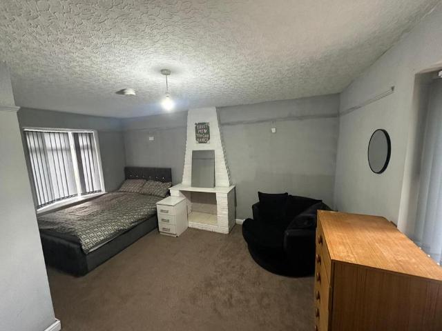 1 bedroom house share to rent
