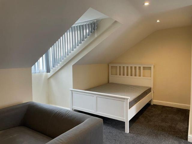 1 bedroom house share to rent