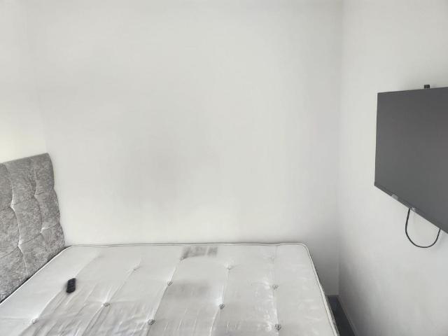 1 bedroom house share to rent
