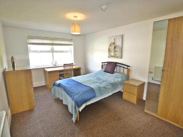 1 bedroom house share to rent