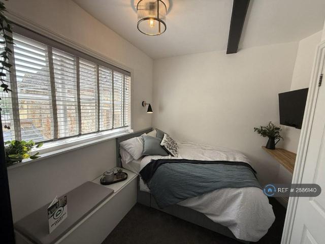 1 bedroom house share to rent