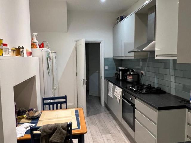 1 bedroom house share to rent