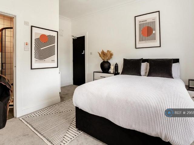 1 bedroom house share to rent