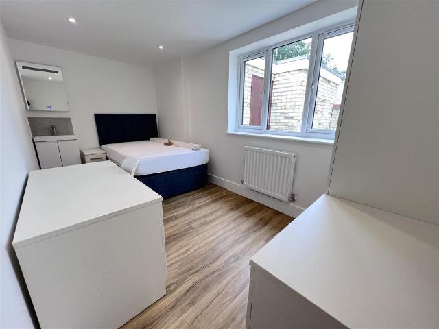 1 bedroom house share to rent