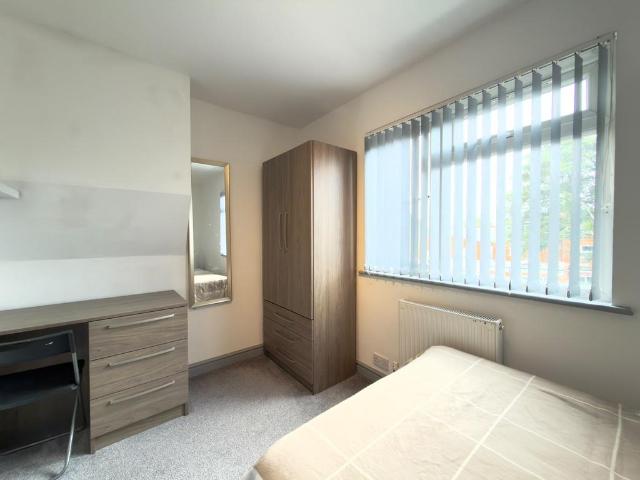 1 bedroom house share to rent