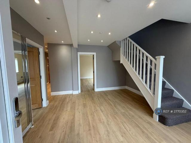 1 bedroom house share to rent