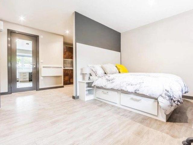 1 bedroom house share to rent