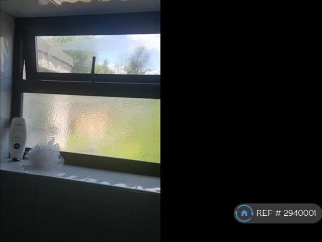 1 bedroom house share to rent