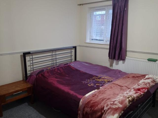 1 bedroom house share to rent