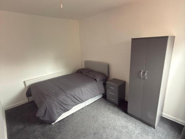 1 bedroom house share to rent