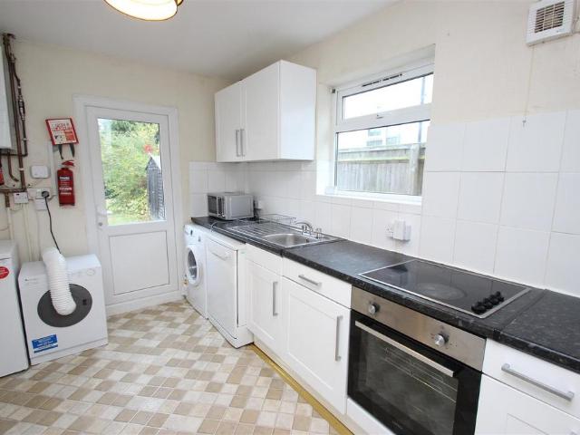 1 bedroom house share to rent