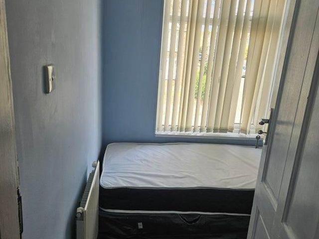 1 bedroom house share to rent