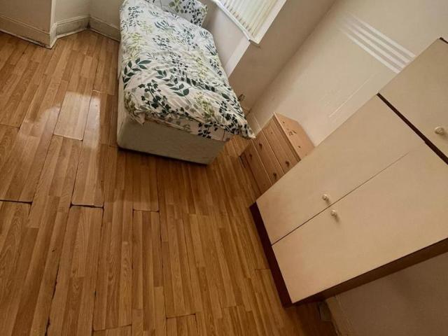 1 bedroom house share to rent