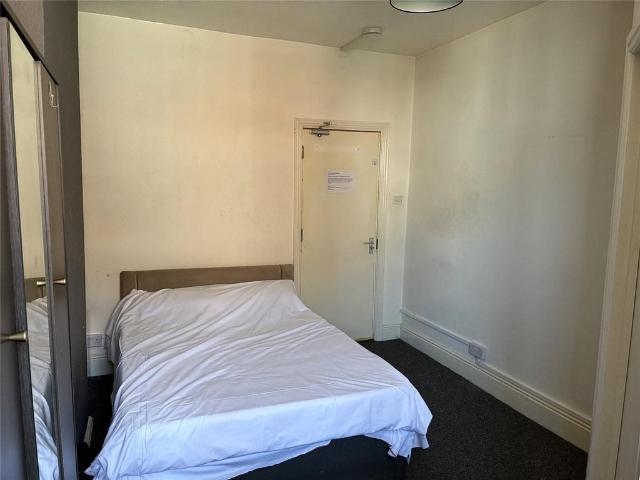 1 bedroom house share to rent