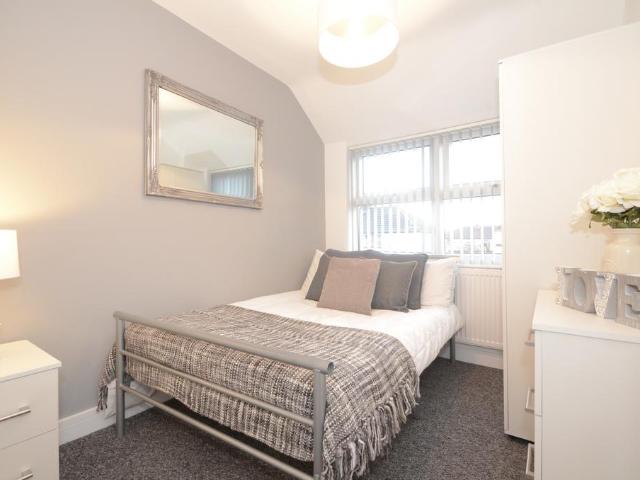 1 bedroom house share to rent
