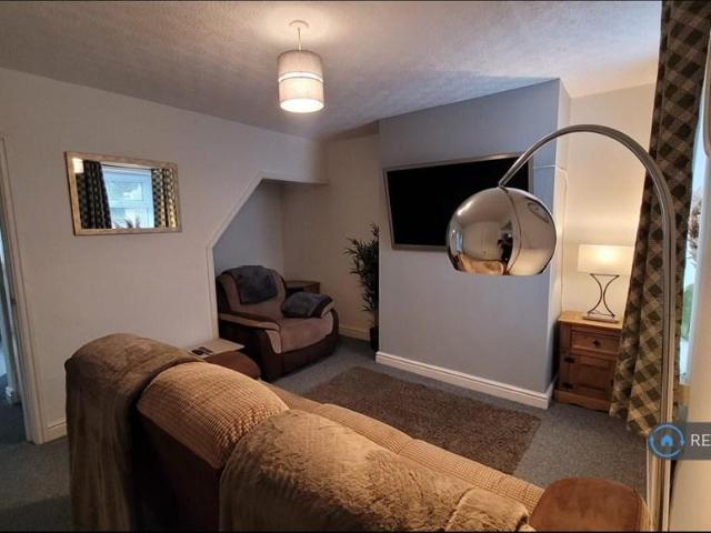 1 bedroom house share to rent