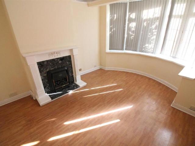 1 bedroom house share to rent