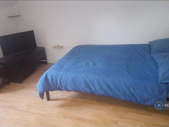 1 bedroom house share to rent