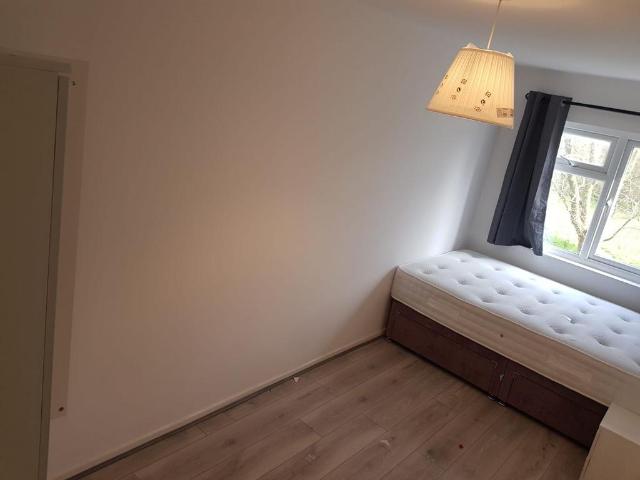 1 bedroom house share to rent