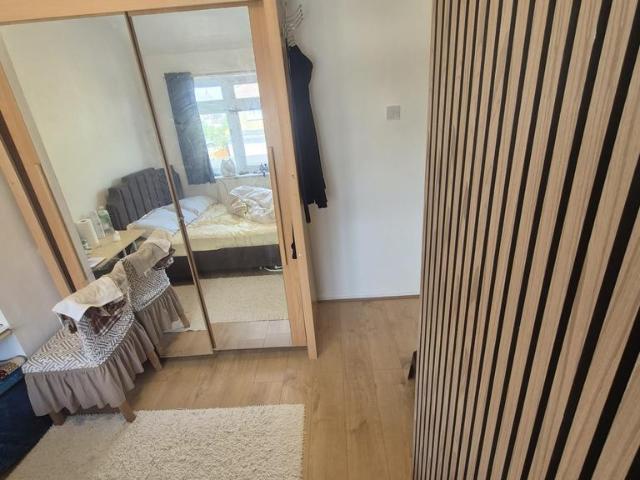 1 bedroom house share to rent
