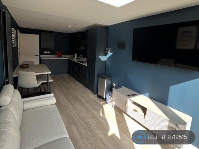 1 bedroom house share to rent