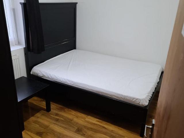 1 bedroom house share to rent