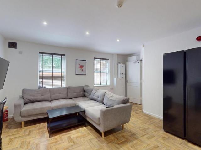 1 bedroom house share to rent