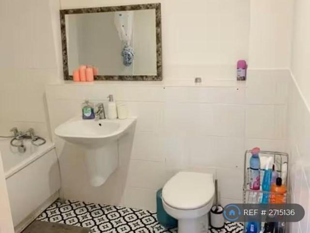 1 bedroom house share to rent
