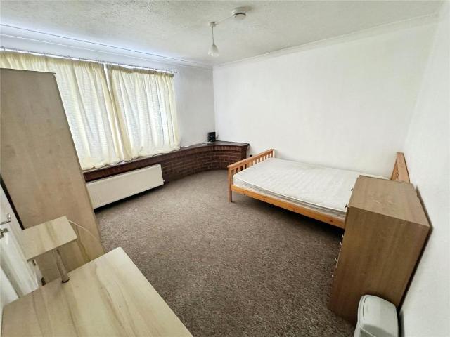 1 bedroom house share to rent