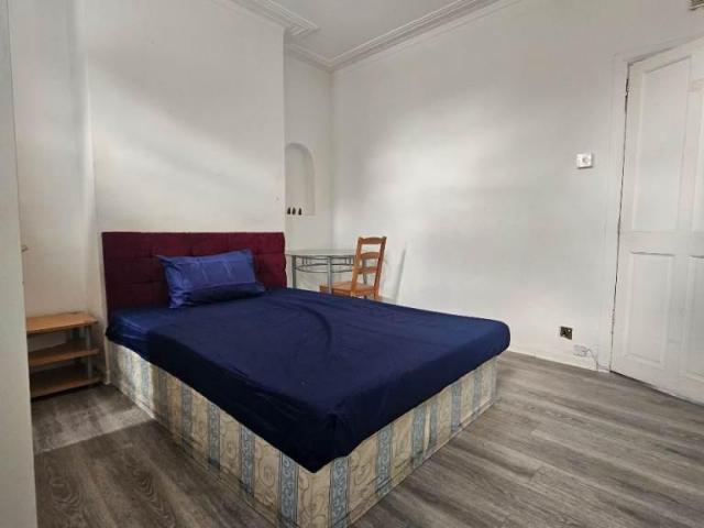 1 bedroom house share to rent