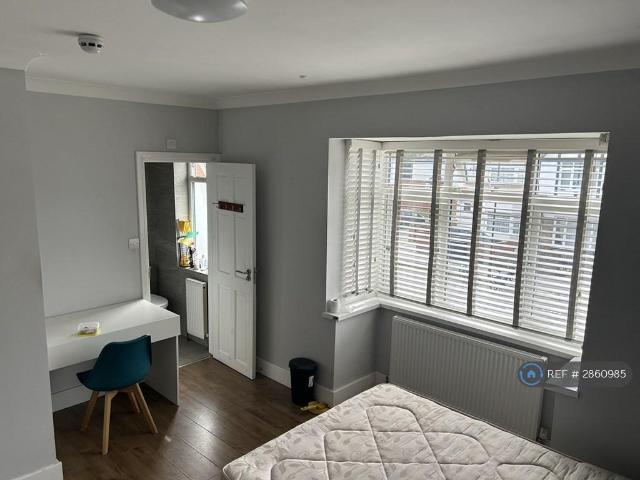 1 bedroom house share to rent